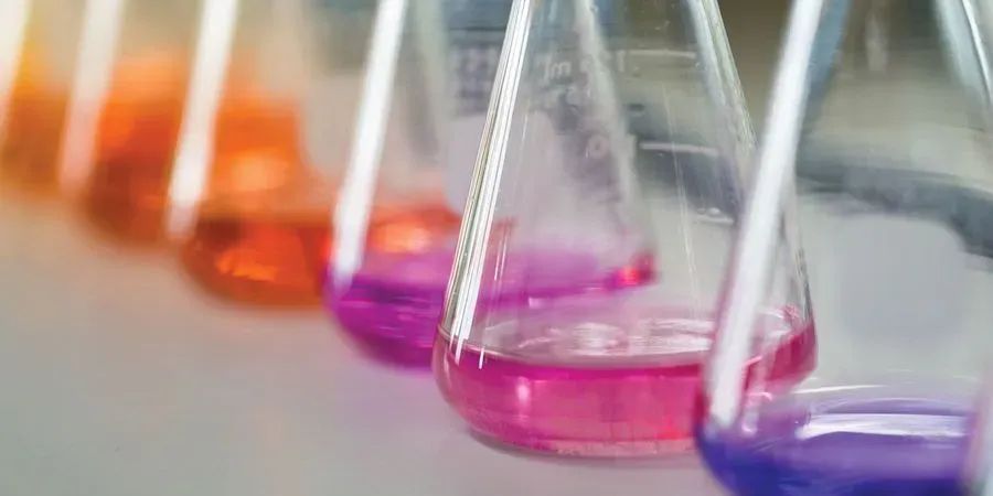 Voor- en nadelen van neerslagtitraties – Chemiepedia.nl